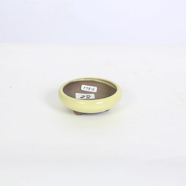 商品説明 山秋(やまあき)　袋丸鉢 本名：片岡貞光 陶名：(株)山秋製陶所 泥物の大鉢が多く、成型は型押しに手仕上げ。 中国から取り寄せた紫砂と常滑の土を配合した「常滑烏泥」と称する土目が秀逸。　　 サイズ 鉢径：約7.8cm 　高さ：約2...