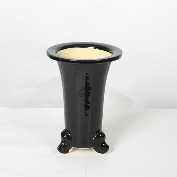 商品説明 国産楽風ラン鉢 　 観葉植物、オモト、球根植物、サボテンなどにお勧めです。 ラン鉢は、上部が広く、下部が狭い形状のため、水やりをした際に鉢全体に水が行き渡りやすくなるように考えられています。 【注意】 ※数量物の為、多少大きさ・色...