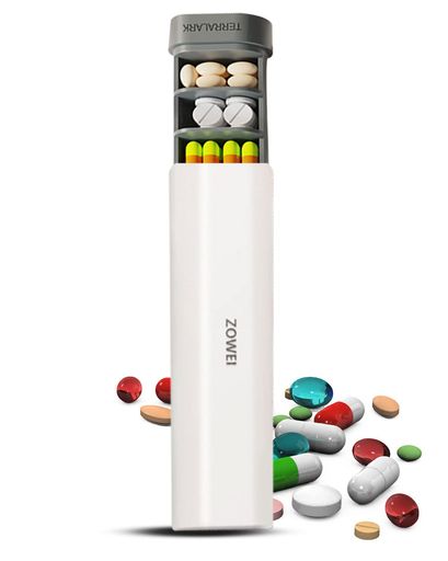 分割された設計:このMINI PILLBOXは、さまざまな種類の薬を保存できる7グリッド分割設計を採用しています。 各コンパートメントは曜日を表しているため、薬を整理して配布することができ、混乱とエラーを減らします。 コンパクトでポータブル...