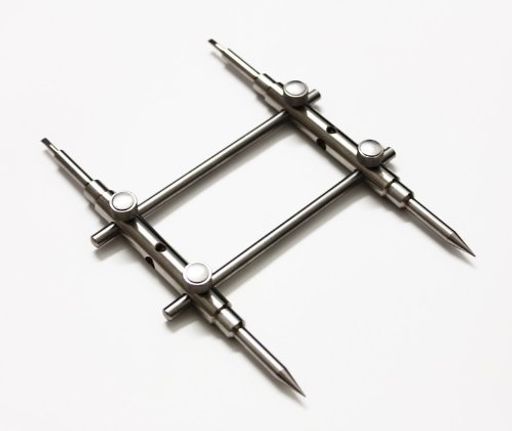 調整幅:カニ目(丸ピン)が約95mmまで マイナスは外側計測で約100mm スライド軸5mmの丸棒