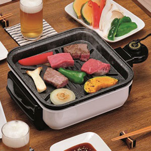 ひとり焼肉・ふたり焼肉にぴったりサイズ！ハイパワー1200Wでどんどん焼ける!!お家で焼肉を食べたいけれど、ご夫婦2人の食卓で大きなグリルは場所ばかりとって出すのも面倒…。そこでテーブルで場所をとらないコンパクトなグリルがおすすめ。ちょっと...