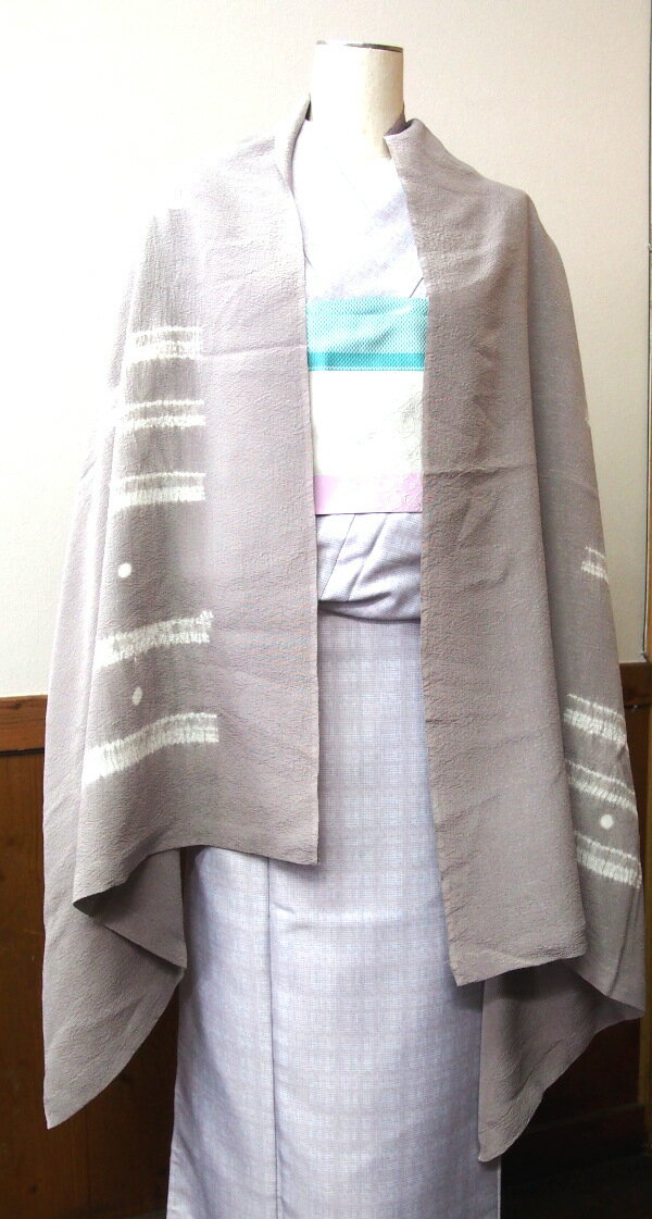 絞りの大判ショール着物にも洋服にも 品質：シルク100％　　 サイズ：長さ180cm　巾70cm 日本製　