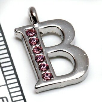 ●　イニシャル文字：B ●　約18.5×11.8mm ハンドメイド、手作りアクセサリーに。