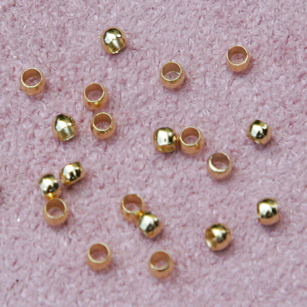 2×1.05mm 国内ゴールドメッキ ワイヤー留めとして使います。 オリジナル品、ハンドメイドネックレス、ブレスレットなどにお使い下さい。 関連キーワード カシメ　Wチップ 　ボールチップ　かしめ
