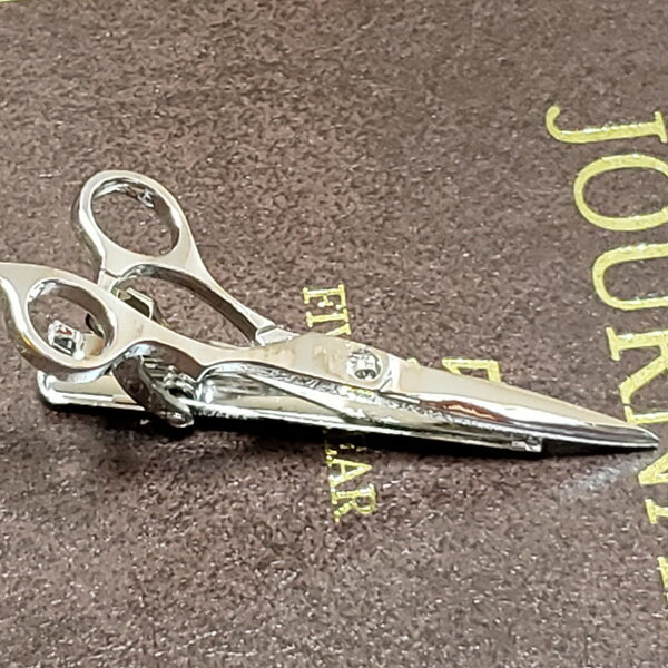 サイズ：65W　25D　21H（mm） 素材：真鍮他 【2018.10】トップページ&nbsp;&nbsp;＞&nbsp;&nbsp;ファッションアイテム&nbsp;&nbsp;＞&nbsp;&nbsp;小物&nbsp;&nbsp;＞&nb...