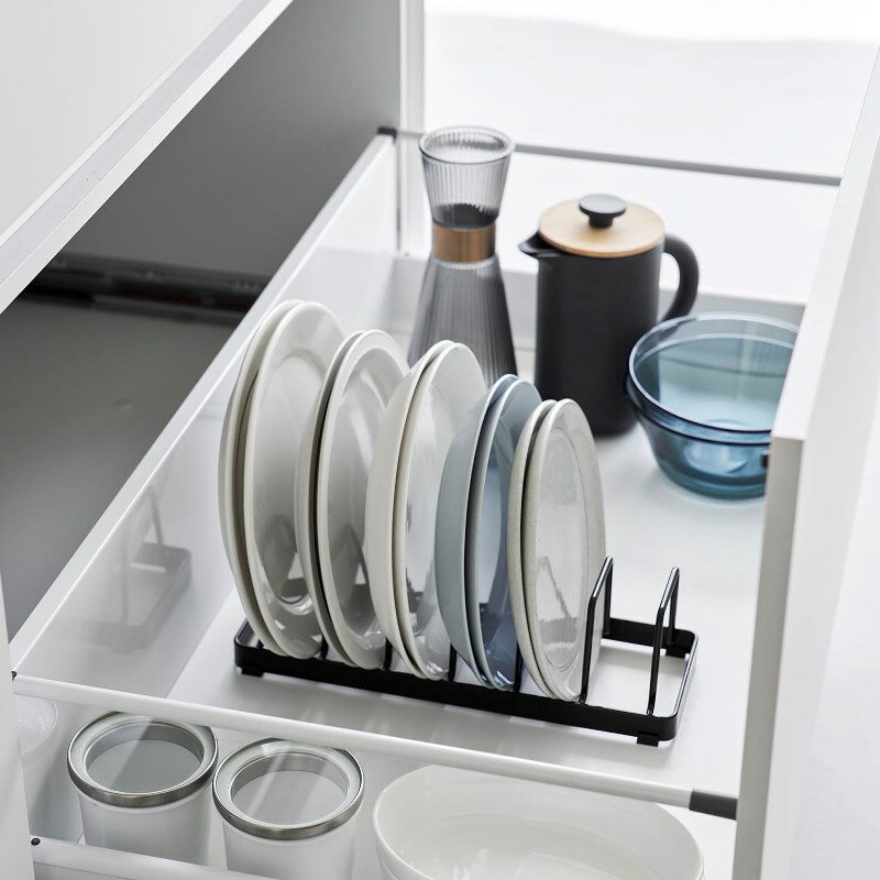 ●お皿を立てて収納できるスタンドです。 ●片手で取りやすく、戸棚や引き出し中のお皿収納におすすめです。 ●商品サイズ： W32×D11×H9cm ●品質表示： 本体:スチール（粉体塗装） ●付属品： クッション×4 ●食洗機対応： 不可 ●...