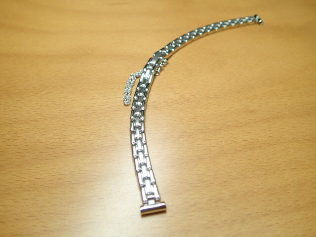 優美堂　時計バンド 【バンド材質】：BS(真鍮) 【サイズ】：6-8mm 長さ：151mm 【メッキ仕様】：RH 【付属品】：バネ棒一組（2本) 品質と機能/表示シールの解説 抗菌防臭/撥水 出来上がったバンドに特殊処理をし撥水機能を持たせ...