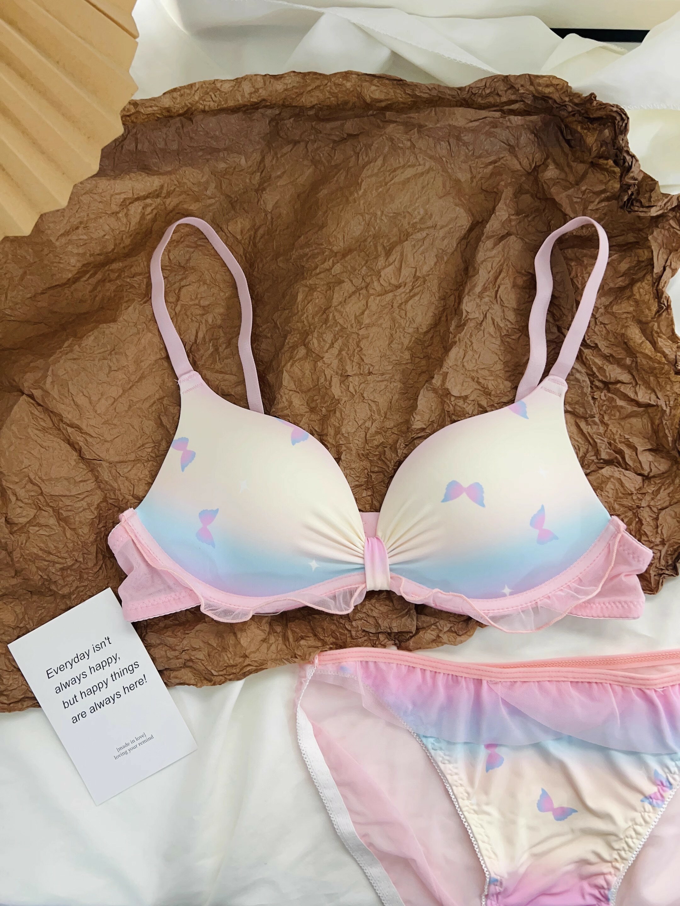 ご来店いただいて誠にありがとうございます。 ★セット内容：2点セット ★付属品：なし ★伸縮性：普通 ★厚さ：普通 ★季節：春秋夏冬 ★カラー：写真より ★ワイヤー：なし ★素材：ポリエステル、その他 ★サイズ（cm）： 32/70AB 3...
