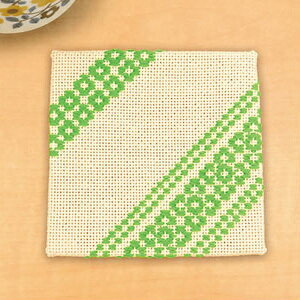 カラフルで使いやすい北欧テイストの「こぎん刺し」キットです。◆初級者向け◆出来上がり寸法（約）：約縦10cm×横10cm◆キット内容：オリムパスこぎん糸（黄緑）〈231〉(綿100％)、オリムパスNo.1100布〈コングレス〉ベージュ〈1〉...