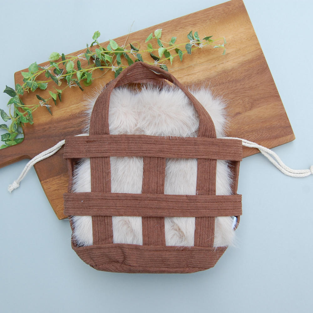 生産地 China サイズ 30cm×20cm×14cm 素材 本体：PP　 中身：EPEアルミフィルム付きウレタン　 持ち手：ポリエステル100％　 ファスナー：ポリエステル+亜鉛合金 注意事項 ※Sサイズには内ポケットが付きません。 ※...