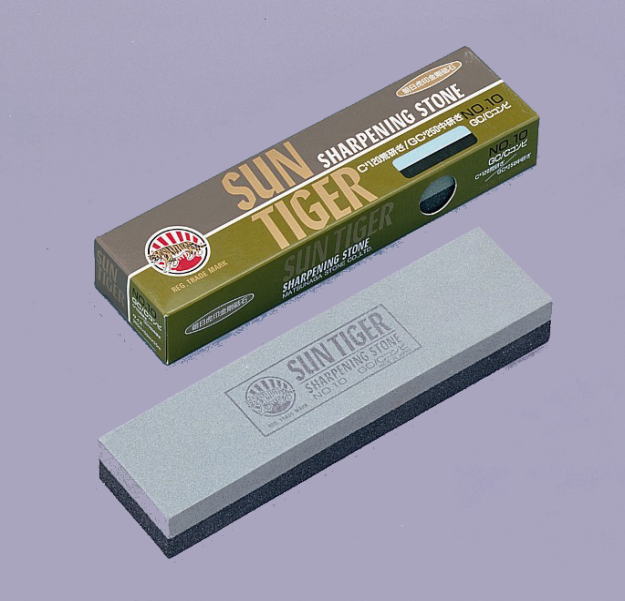 SUN TIGER　GC/Cコンビ　朝日虎印No10 金剛砥石　(荒研ぎ・中研ぎ)　　 刃物の荒研ぎ、中研ぎがこれ1丁で、できます。 金剛トイシは良質の炭化珪素を原料に使用し低温で焼成するシリケート法と呼ばれる製法で作られています。 金剛ト...