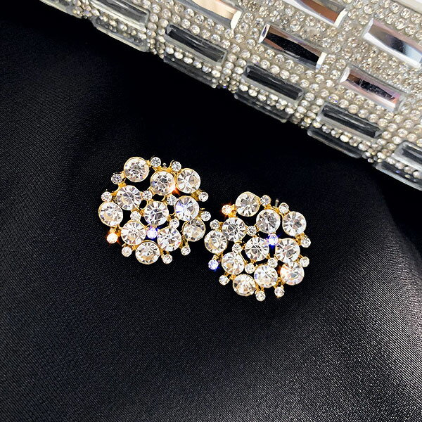 Item Detail　　- 商品説明 - シルバー925 アレルギーの方にも肌に優しい銀針925刻印入り 洗練されたデザイン人気のロングチェーンピアス 普段使いから結婚式パーティー等華やかなお席にも大切な人へのプレゼント ギフトとしても大...