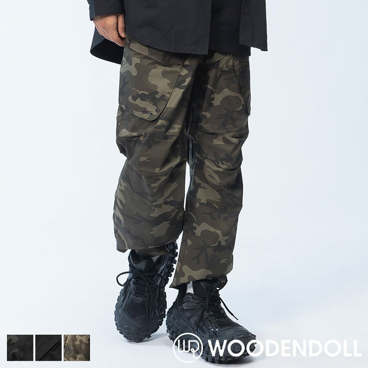 快適さを追求した、テックなデザインのカーゴパンツ。WOODENDOLLのテックカーゴパンツは、機能性とデザイン性を両立させたアイテムです。ポリエステル100%の軽量素材を使用。裏地にはメッシュ素材を採用し、通気性が良く、快適な履き心地を実現...