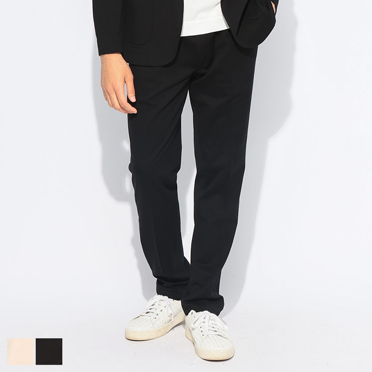 Circolo 1901は、イタリア発の快適でエレガントなメンズウェアブランドです。快適な穿き心地と美しいシルエットを両立したパンツです。上質なストレッチコットン素材を使用し、伸縮性がありながらも型崩れしにくいのが特徴。ノータックのデザイン...