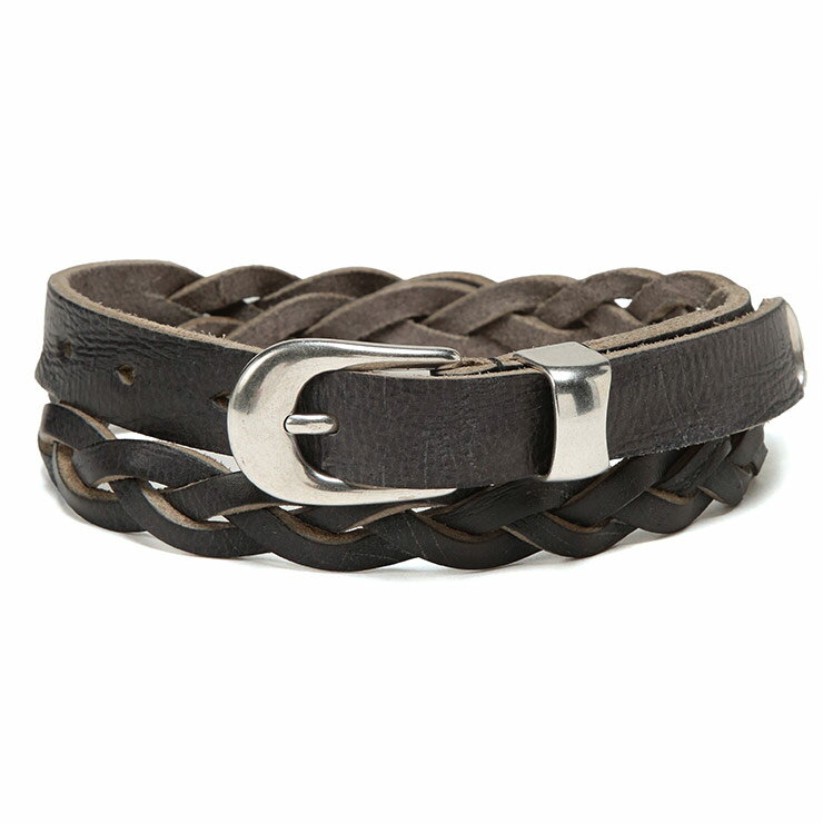 OUR LEGACYは、スウェーデン発のブランドです。上質な素材とクラシックなシルエットをベースに、現代的なデザインを取り入れたアイテムが特徴。クラシックでありながらモダンなセンスが光る、幅2cmの編み込みレザーベルトです。上質なレザーを丁...