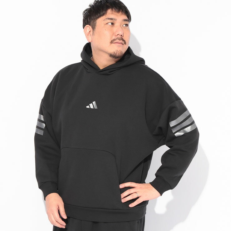 ブランドの象徴である3ストライプスを纏った、モダンな表情のプルオーバーパーカーが登場。本体には、ポリエステルとコットンを絶妙なバランスで混紡したダブルニット素材を採用。スウェット特有の柔らかな風合いを活かしつつ、スポーツブランドらしい吸汗速...