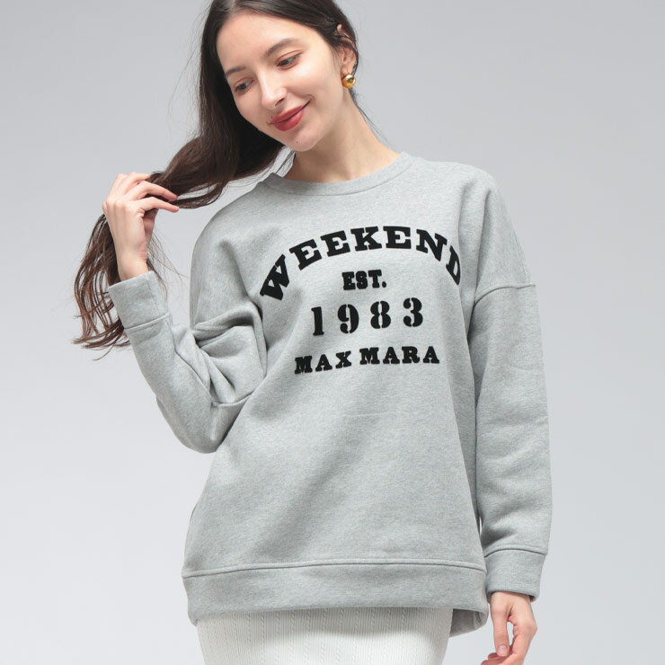 Weekend Max Mara（ウィークエンド マックス マーラ）は、イタリアのファッションブランドで、カジュアルで洗練されたスタイルが特徴です。洗練されたレタリングデザインのロゴプリントが、フロントにモダンなアクセントを添える長袖スウェ...