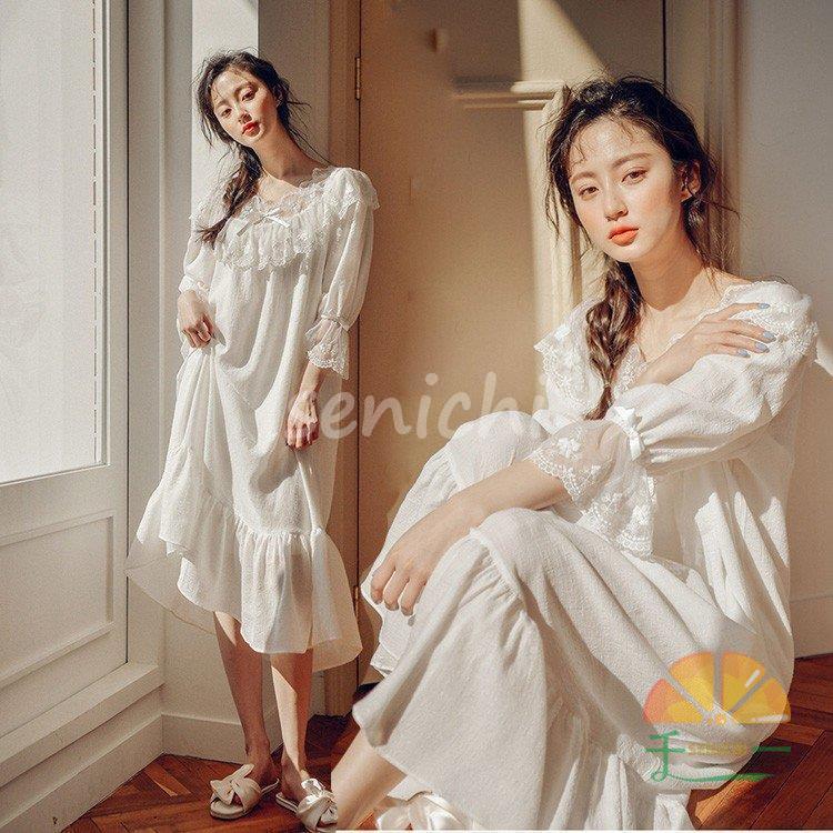 <br><br>【素材】：綿<br>【カラー】：ホワイト<br>【サイズ】：F<br>ご注意事項<br>※モデル着用写真は画面上のカラーと実物では、多少色味が異なって見...