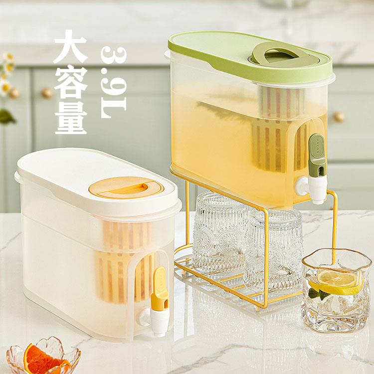 y497242【素材】：PP【カラー】：グリーン、ホワイト【サイズ】：28.3*12.1*17.9cm【容量】：3.9L【ガイド】※冷蔵庫に入れるのはおすすめです。※蛇口があるので、ビールやジュースなどの飲料水を注いで、そして冷蔵庫に入れた...