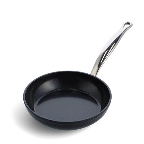 グリーンパン バルセロナプロ フライパンはフッ素樹脂を使わない！雑味のない美味しさ バルセロナシリーズと他のシリーズの違いですが、ヴェニスプロと同じコーティングのクオリティです。 バルセロナの方が日本仕様に深さがあります。 ◆加工 "化学物...