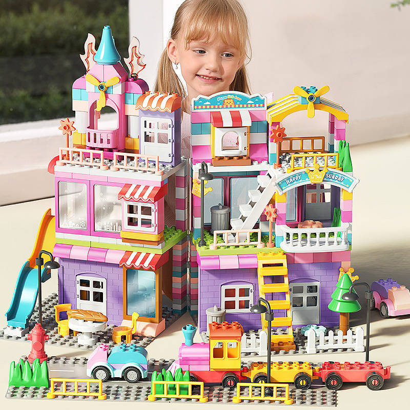 ●製品の説明●数量：208pcs、400pcs●サイズ：写真の通り●対象年齢：6歳以上（小さな部品が含まれております。お子様が誤って飲み込まないようにご注意下さい。）■レゴ互換品になりますのでお手持ちのレゴなどと組み合わせて遊ぶことができま...