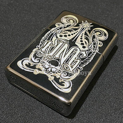 ■ 【ZIPPO（ジッポー）】 商品情報：(本体)縦53mm&times;横35mm&times;厚さ12mm ■ 彫刻サービスについてプラス1000円で内部のユニット（インナー）に文字をいれる事が出来ます！ご希望の方は「インナーに彫刻」す...