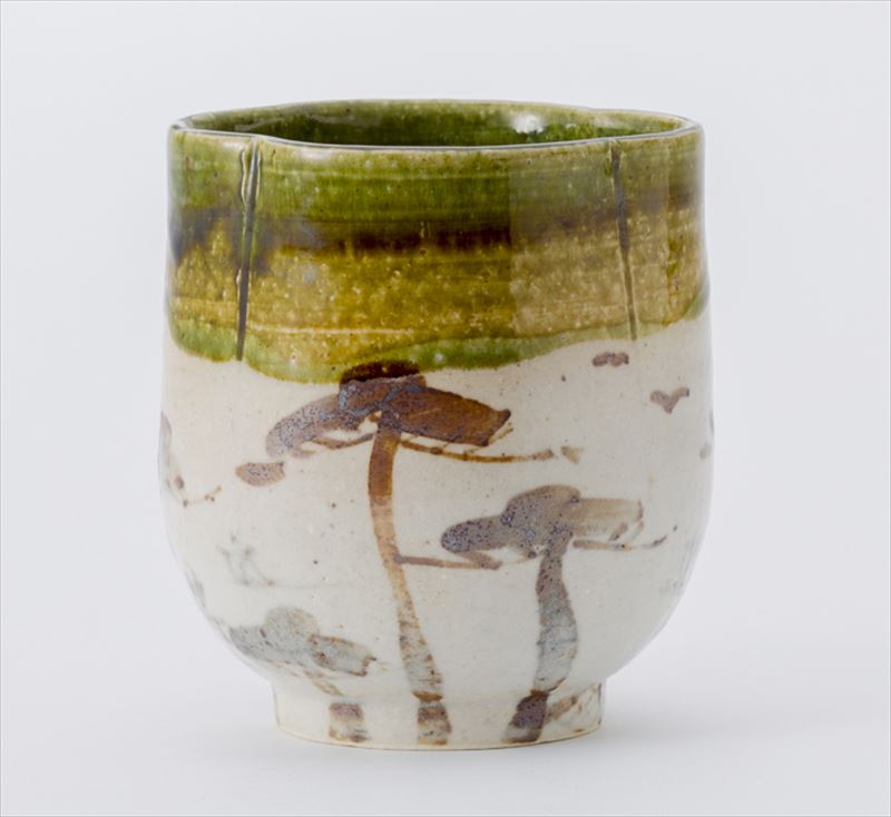 商品説明 産地 美濃焼 サイズ 8.8×高さ10cm　 素材 陶器 商品説明 　【美濃焼】窯元蔵珍窯　松文輪花　すし湯呑 たっぷりはいる大ぶり湯?◎ 美濃焼職人の伝統技法でおおぶりの寿司湯飲みの完成です。大きくまるまると形どられたフォルムは...