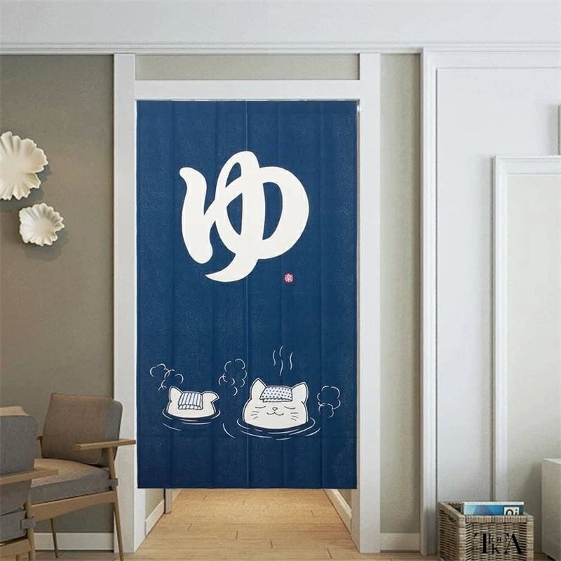 ▲いろんなデザインを映してお洒落なのれんです！落ち着いて彩りはどんな季節にも使われます。温泉に使えるとびったりです。 ▲適度な厚みは透け感はないので、外から見えにくく、光だけを通して、ちょっとした目隠しには便利です。トイレとか浴場とか温泉施...